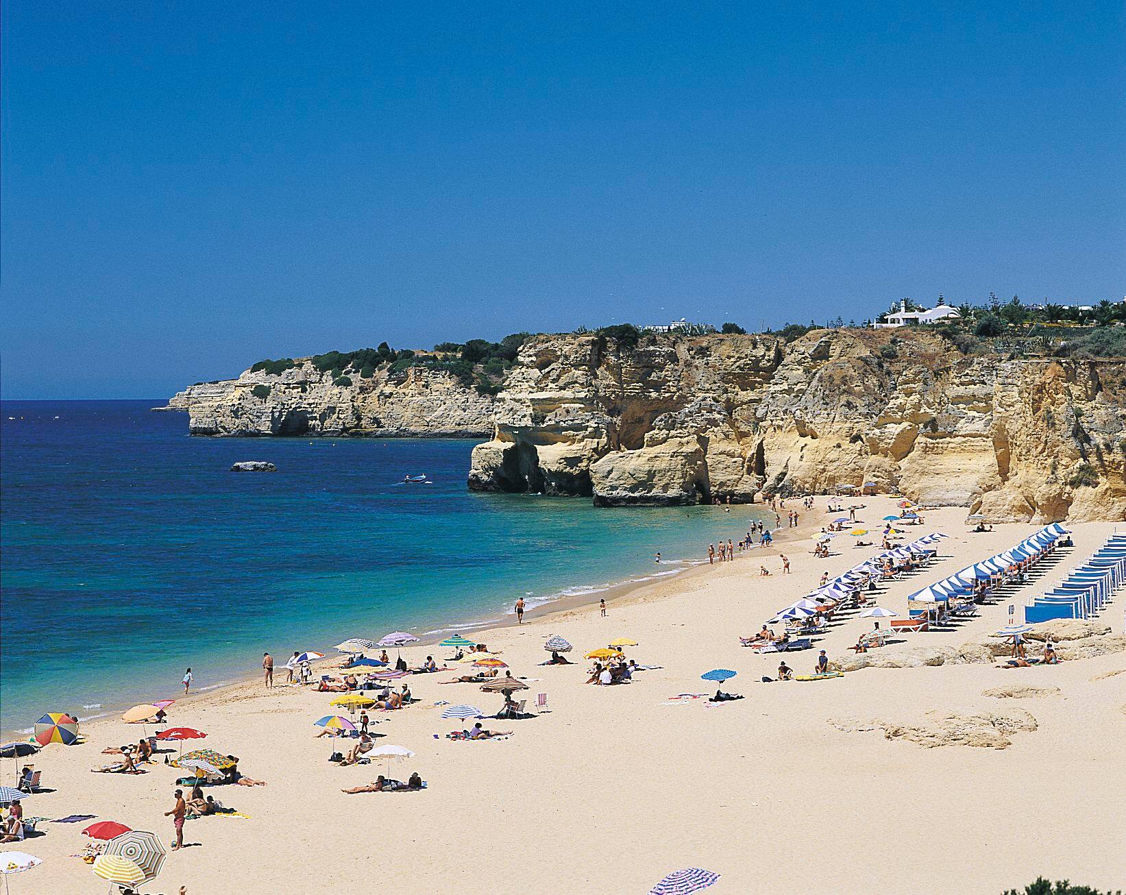 When is the best time to visit Armacao De Pera | TUI.co.uk